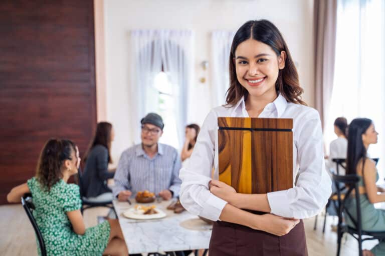 Restaurant Staff Training: How to Train Restaurant Employees
